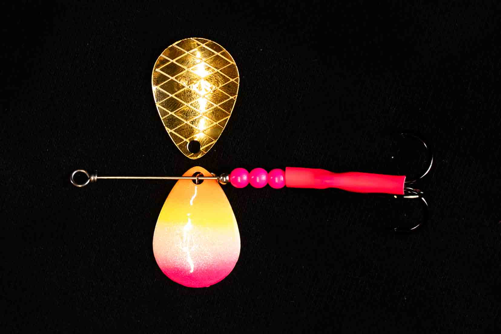 #3.5 BV Deep Cup “Pink TR” Salmon Spinner (Single Spinner) – VIP Outdoors